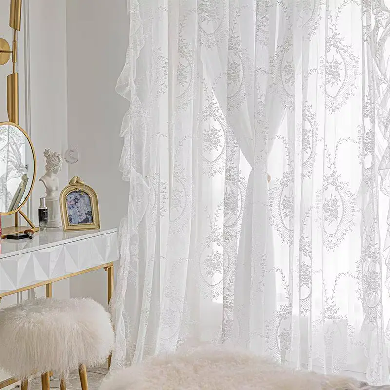 Exemplu 17 - Perdea albă brodată | Lux Draperii Design